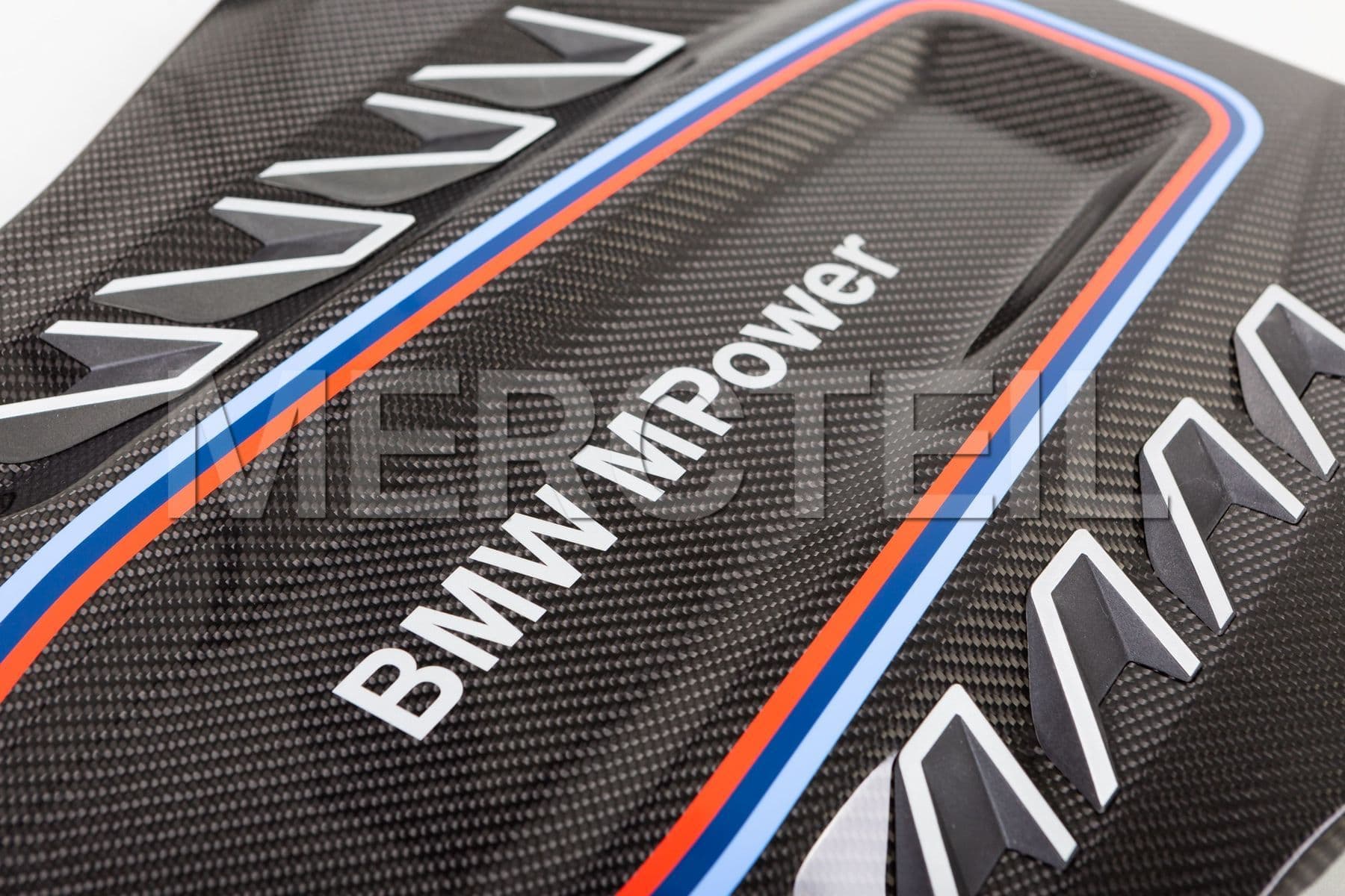 Buy the spare part BMW 11148098567 engine cover