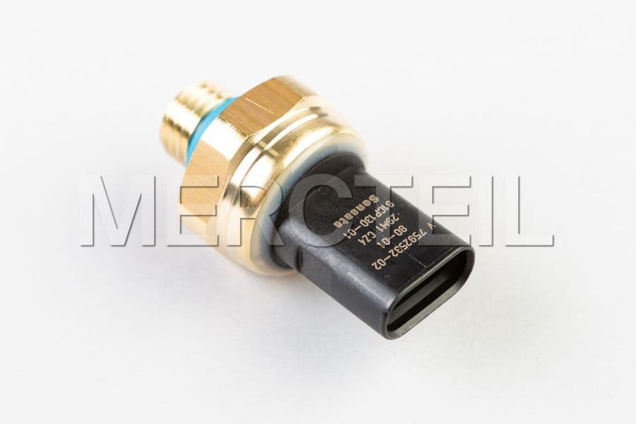 Buy the spare part BMW 12617592532 oil pressure