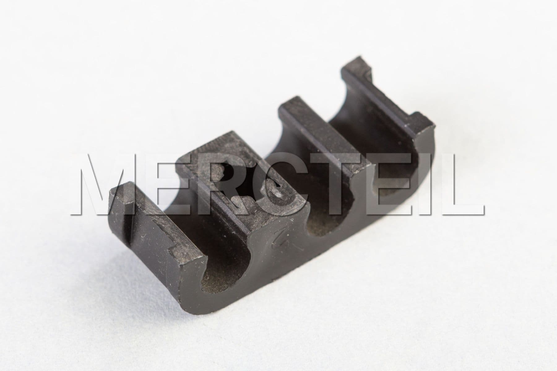 Buy the spare part BMW 16121118686 tubing suppo