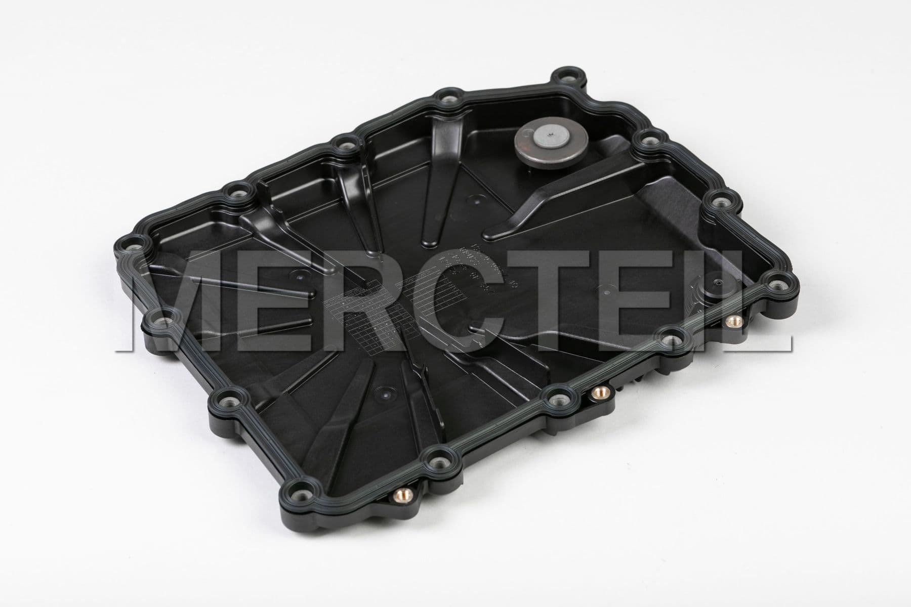 Buy the spare part BMW 28108070791 oil pan