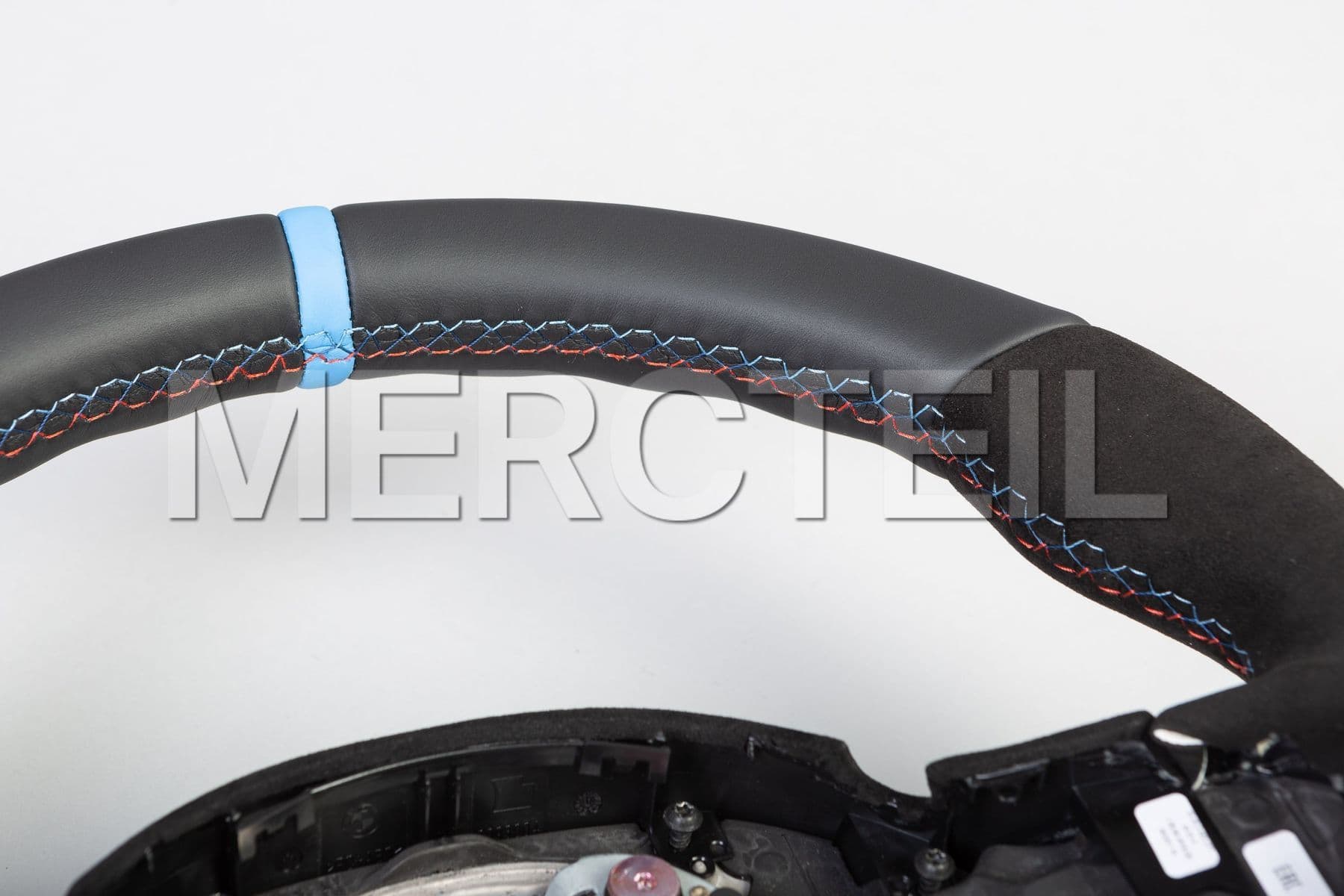 Buy the spare part BMW 32302455277 steering whe