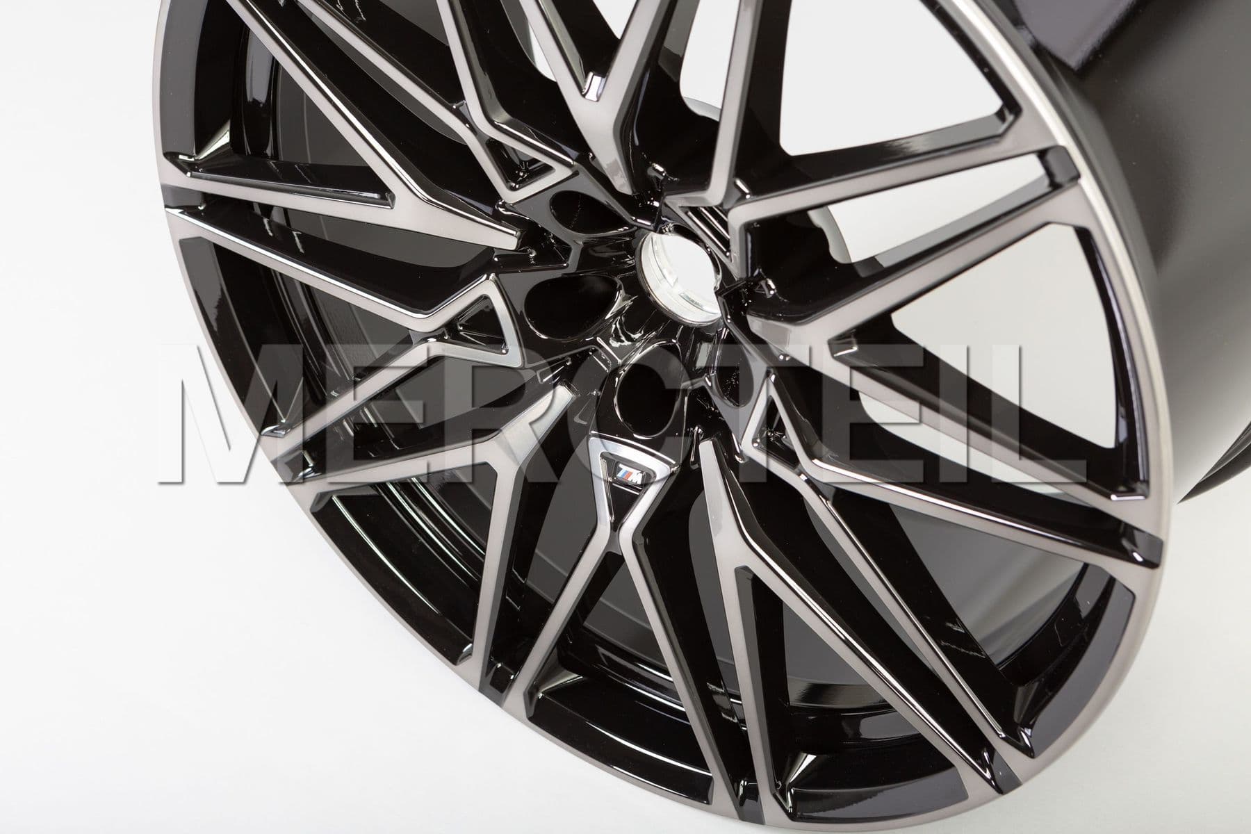 Buy the spare part BMW 36118093564 disc wheel l