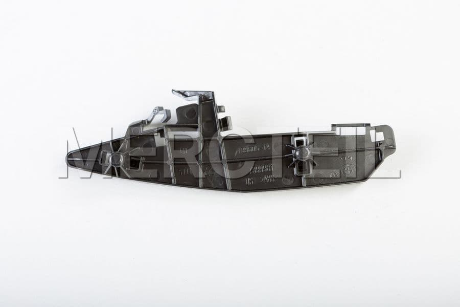 Buy the spare part BMW 51117399981 guide bumpe