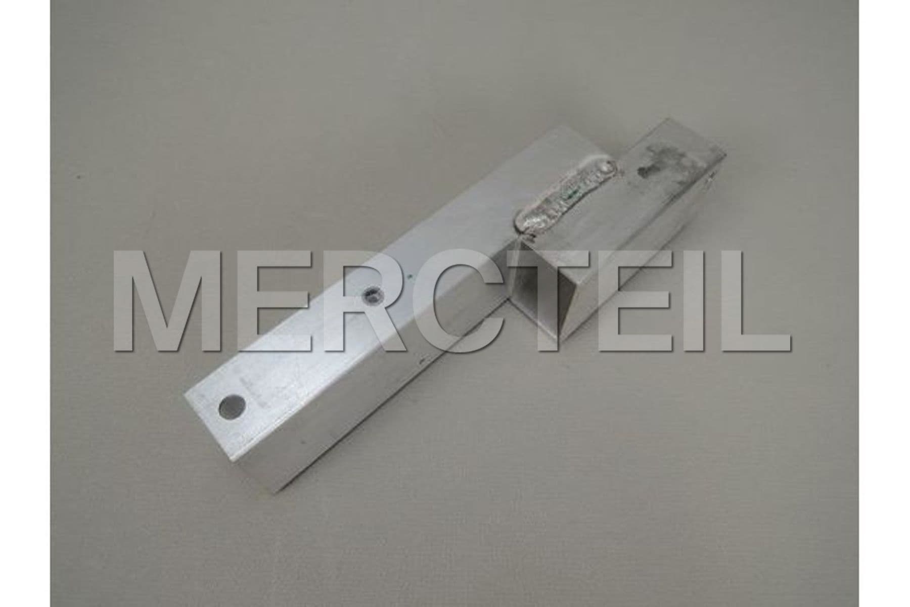 Buy the spare part BMW 51118051040 deformation
