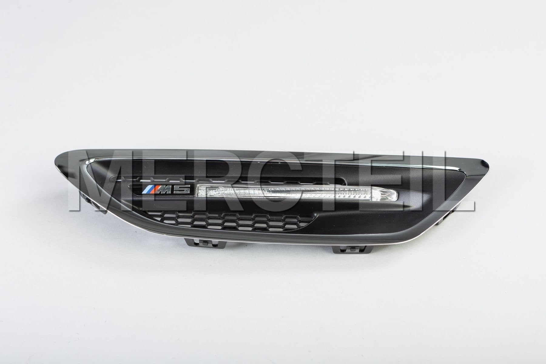 Buy the spare part BMW 51134805797 grille side panel left