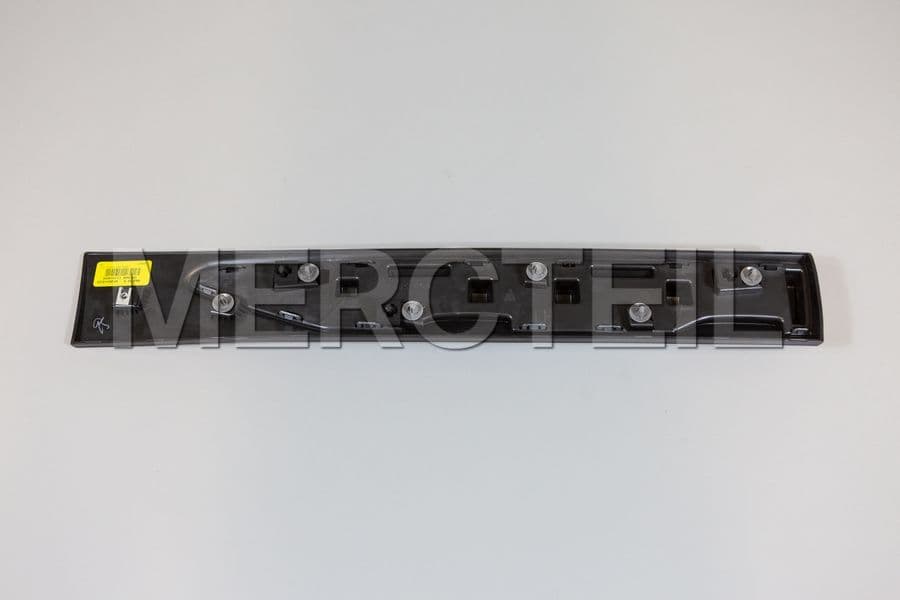 Buy the spare part BMW 51138499211 moulding doo