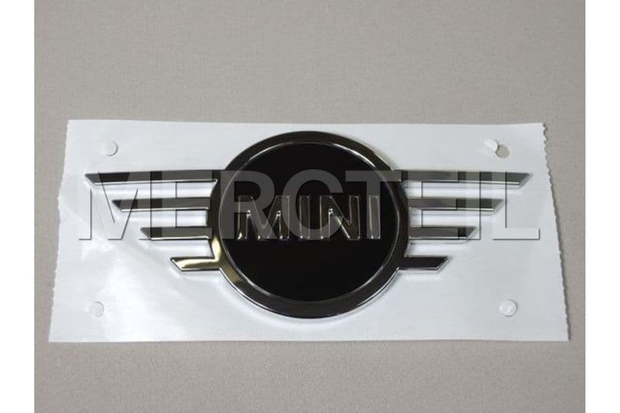 Buy the spare part BMW 51147481906 mini emblem