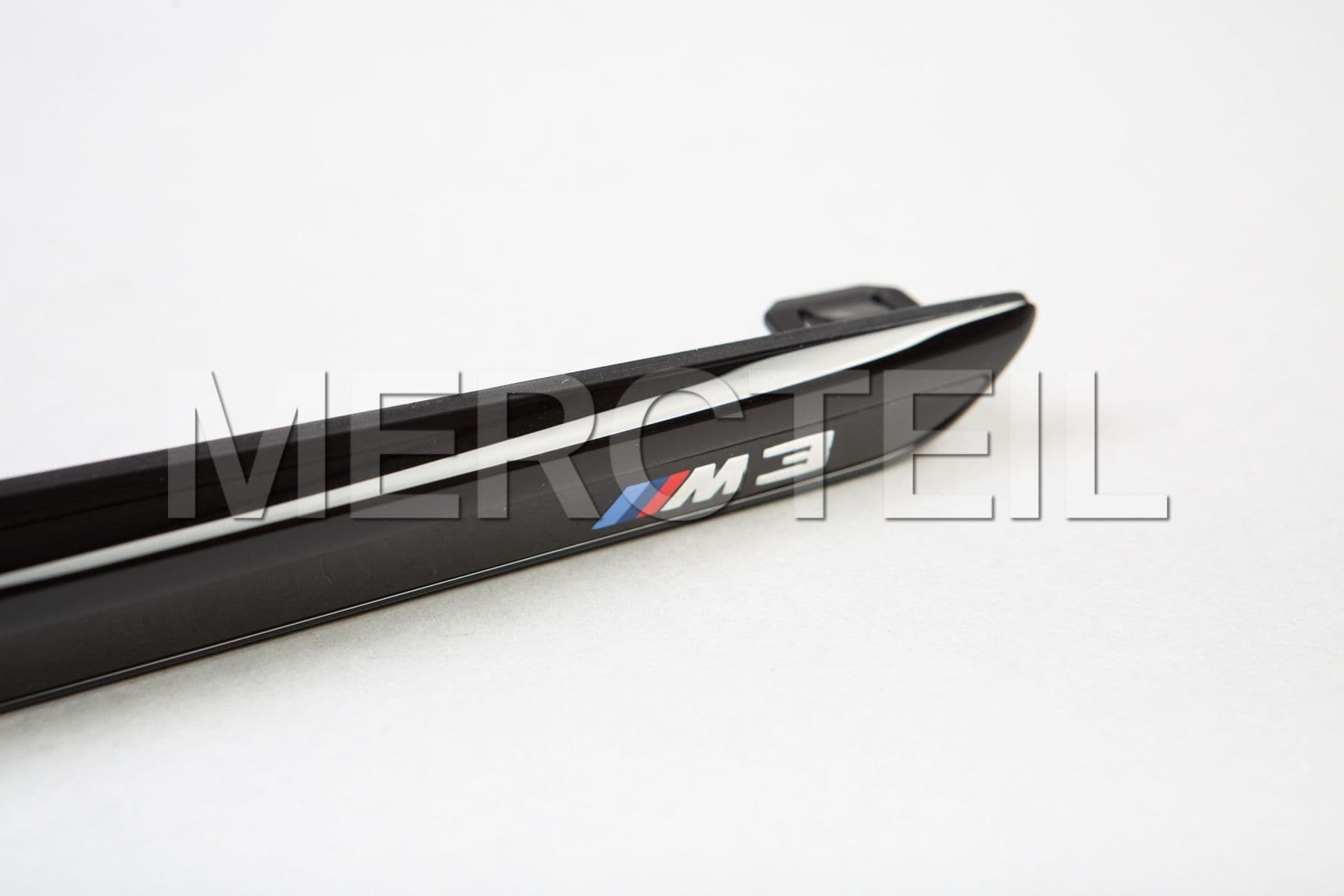 Buy the spare part BMW 51148068587 molding left