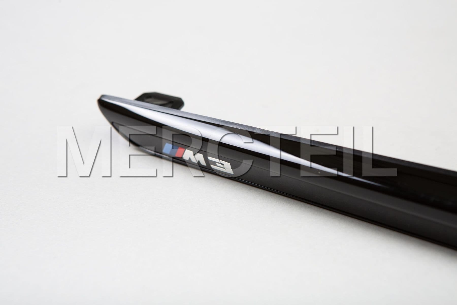 Buy the spare part BMW 51148068588 molding righ