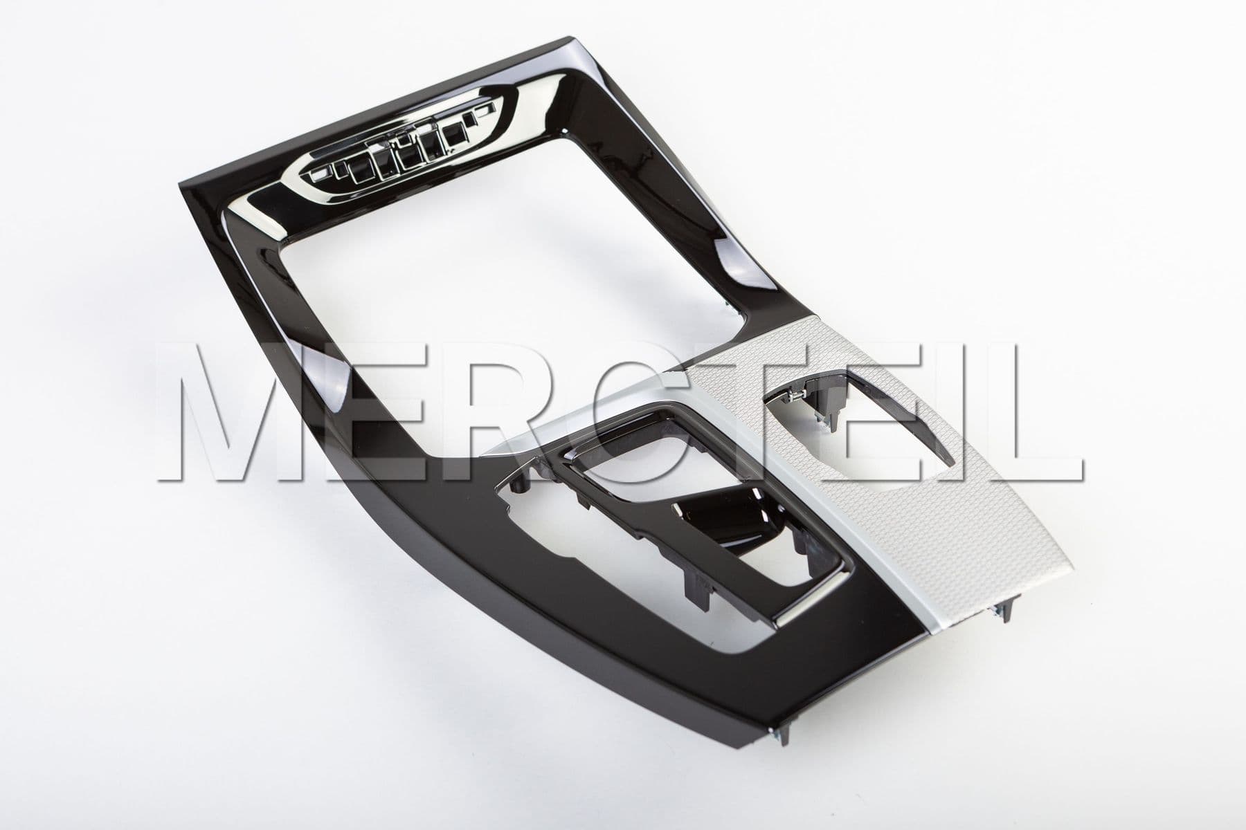 Buy the spare part BMW 51168071035 cover panel