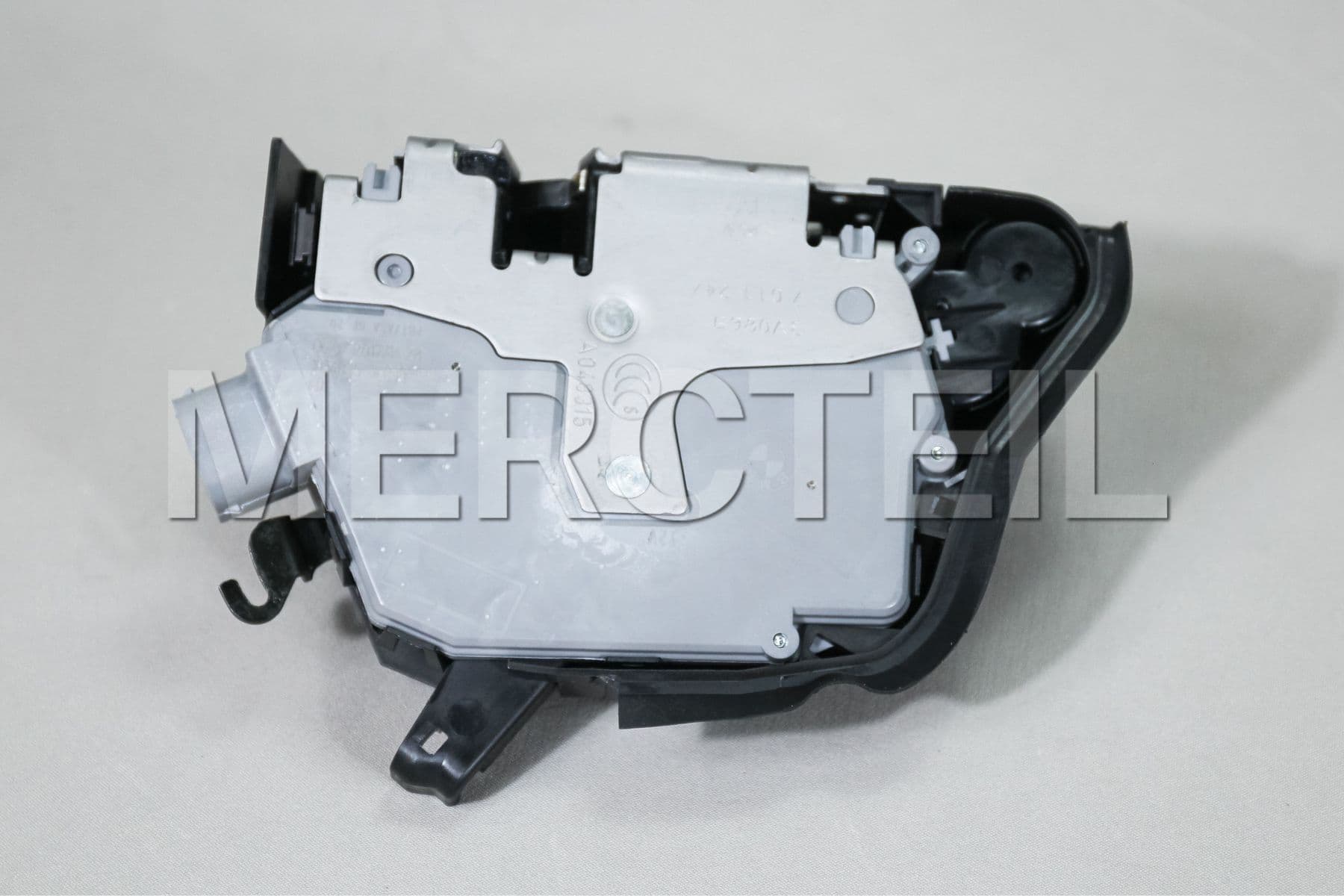 Buy the spare part BMW 51217011247 door lock wi