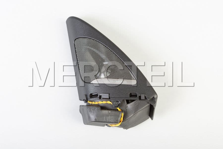 Buy the spare part BMW 51337269361 corner mould