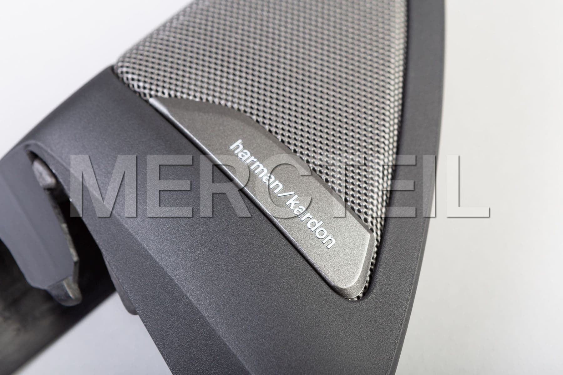 Buy the spare part BMW 51339476949 corner trim door front left