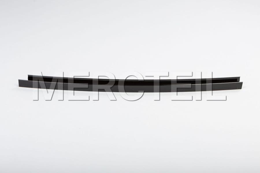 Buy the spare part BMW 51357410048 window guide