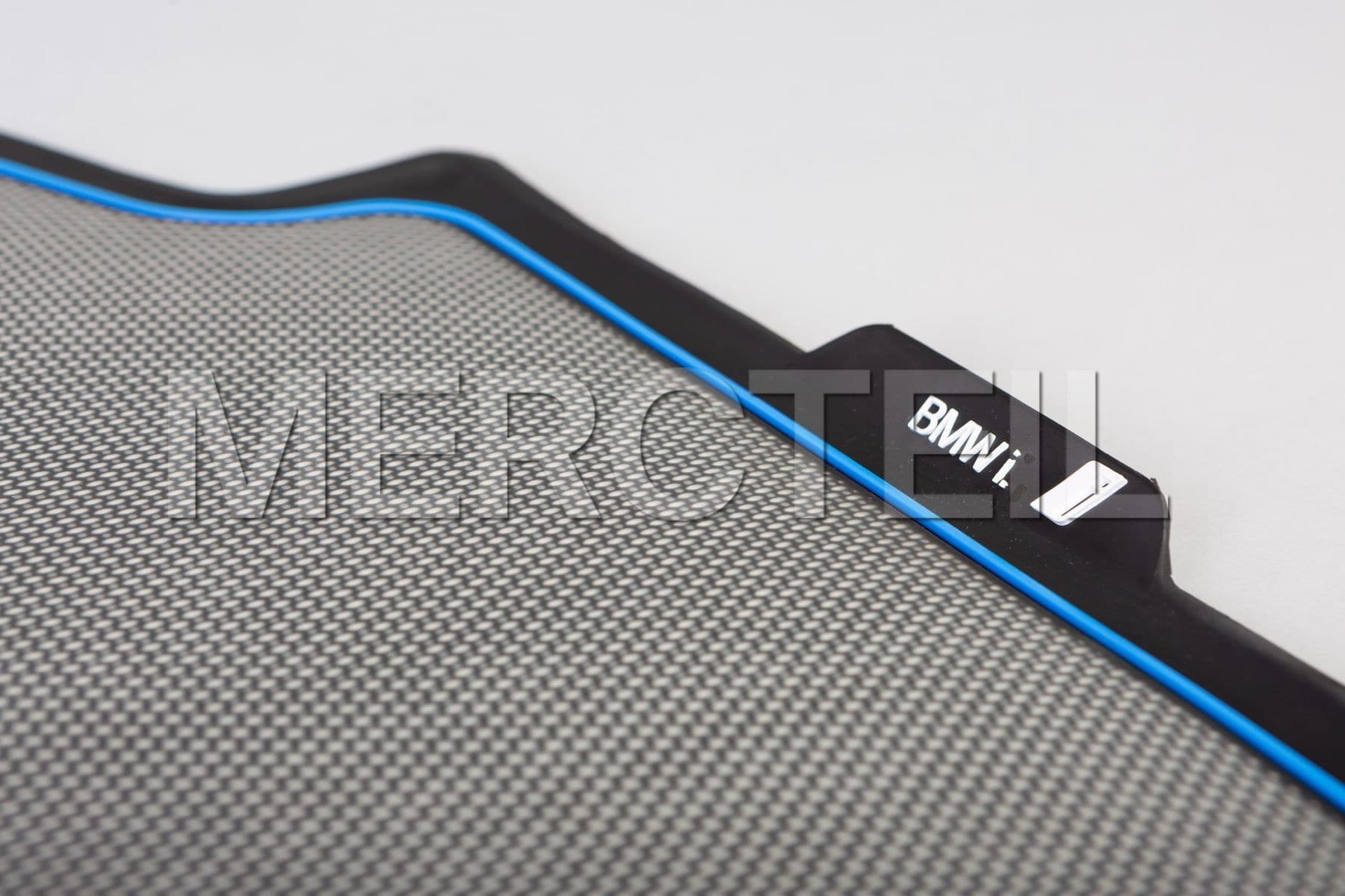 Buy the spare part BMW 51472353819 all weather