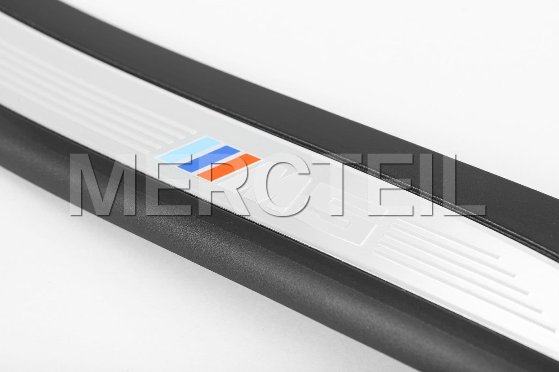 Buy the spare part BMW 51477898820 m trim piece