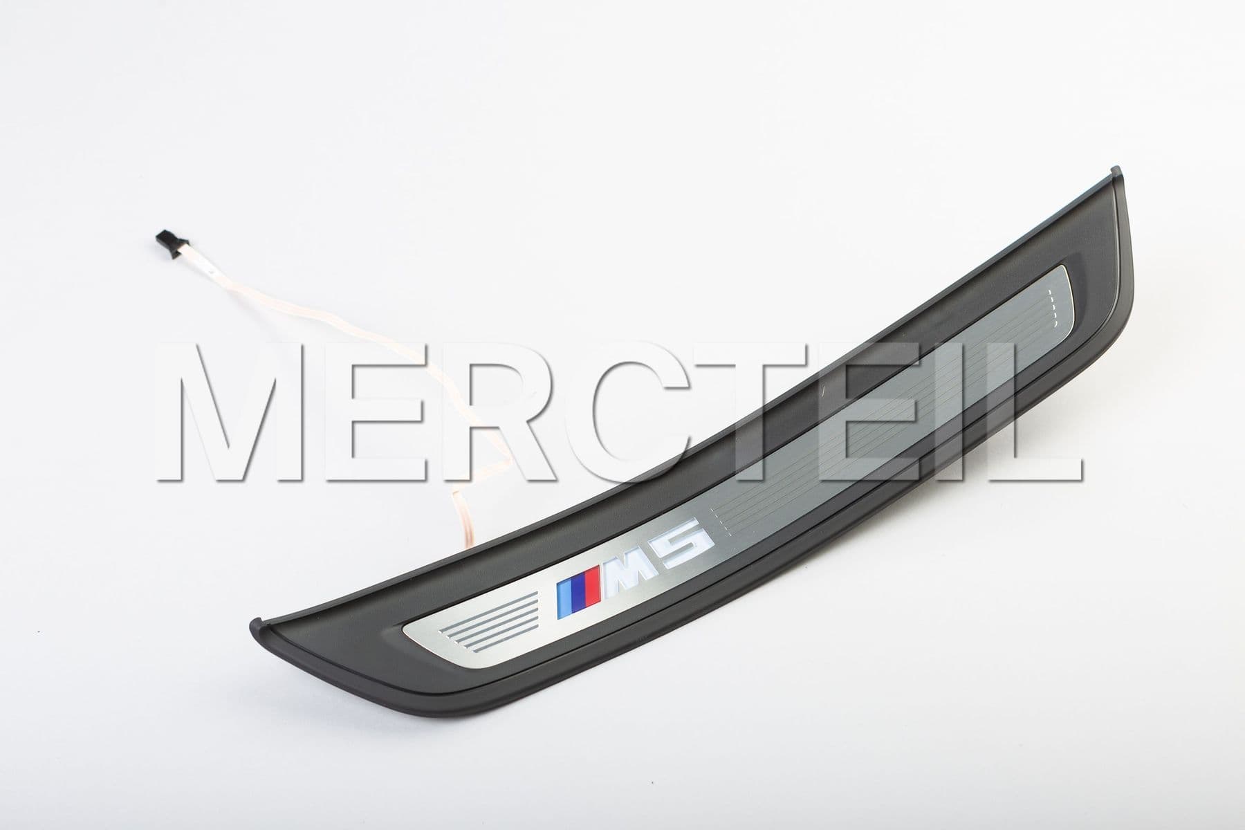 Buy the spare part BMW 51478061071 cover door