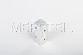 Buy the spare part BMW 51628068464 tailgate hin