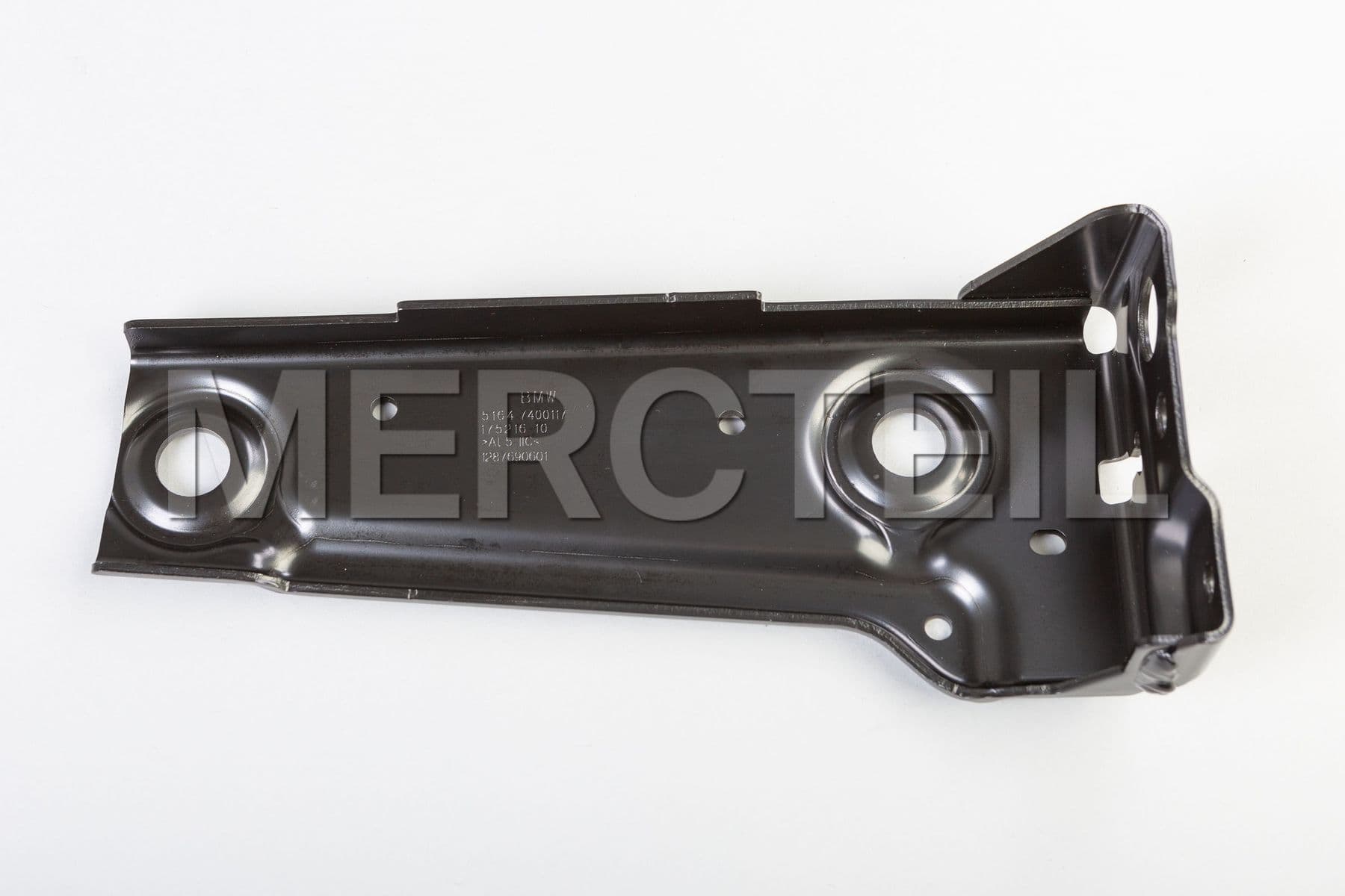 Buy the spare part BMW 51647400117 bracket aux