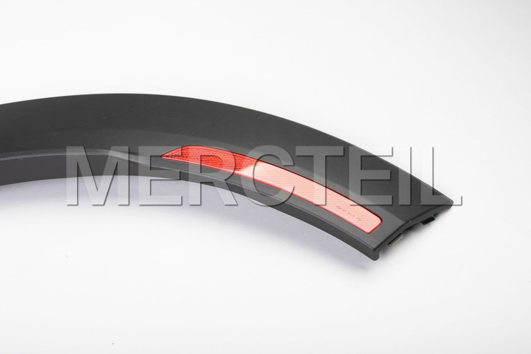Buy the spare part BMW 51777387893 cover wheel
