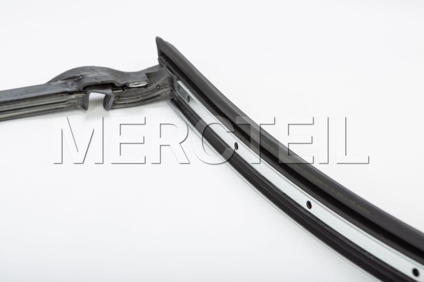 Buy the spare part BMW 54377128761 seal for roo