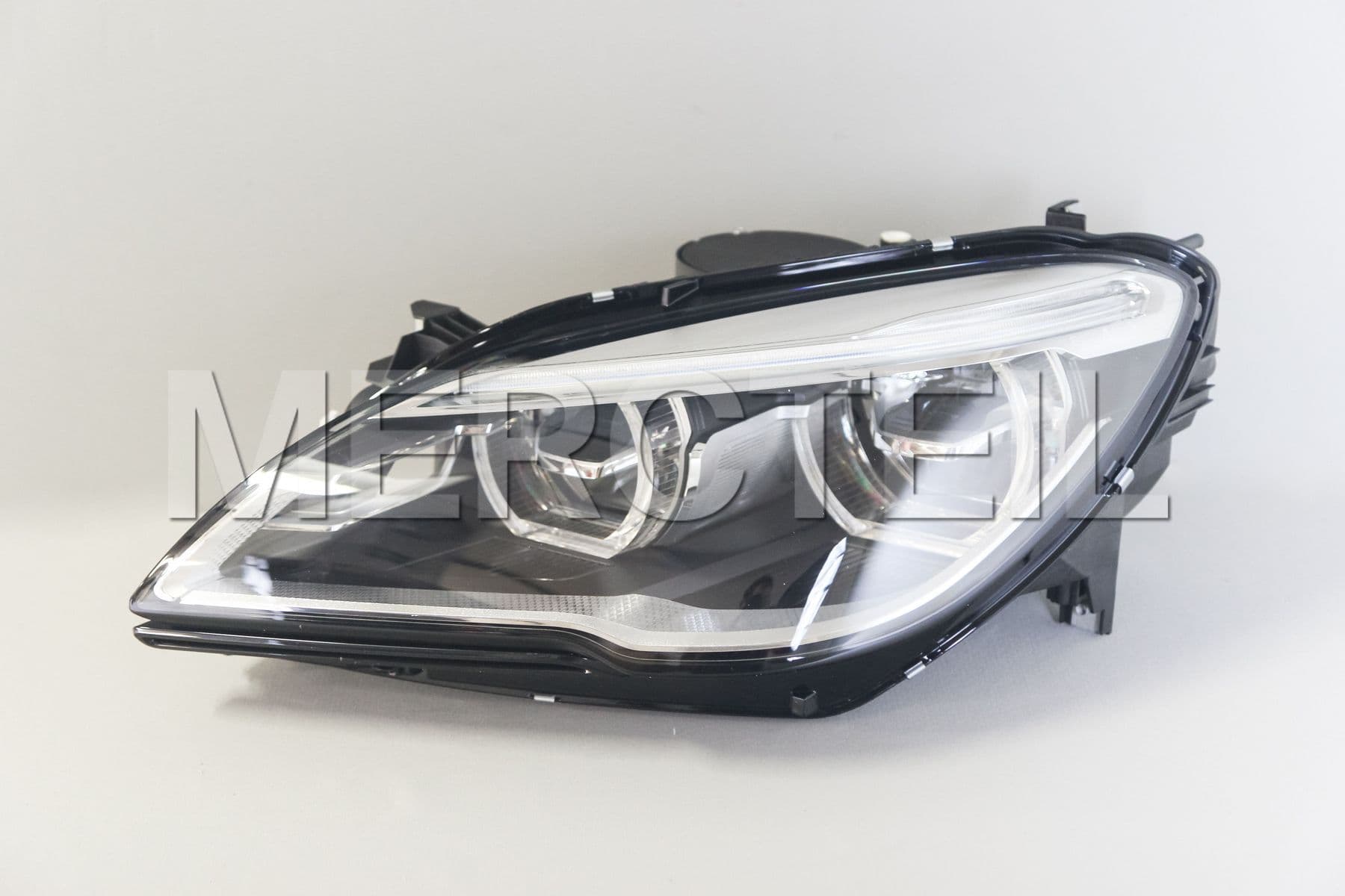 Buy the spare part BMW 63117394913 headlight l