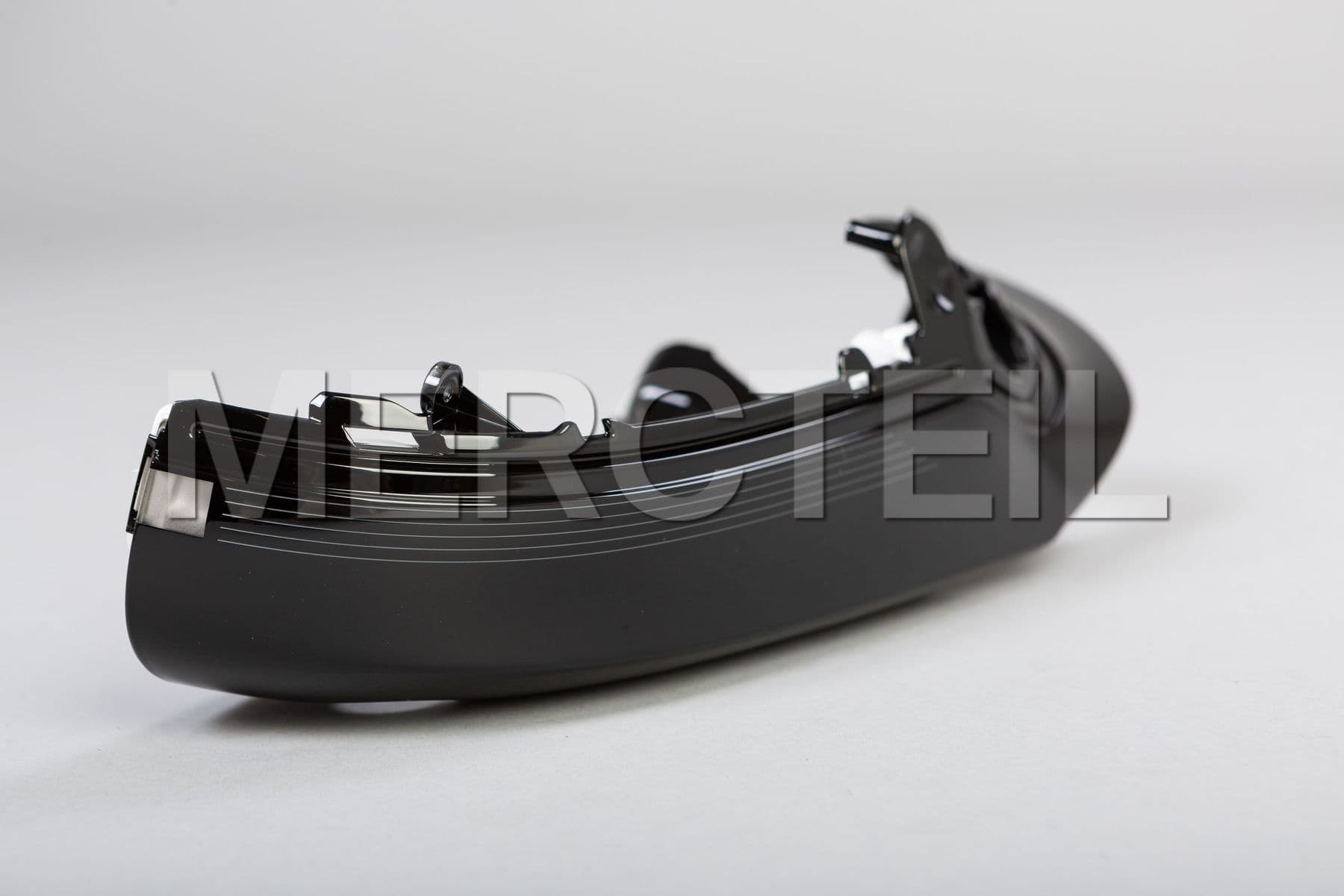 Buy the spare part BMW 63137849050 housing lowe