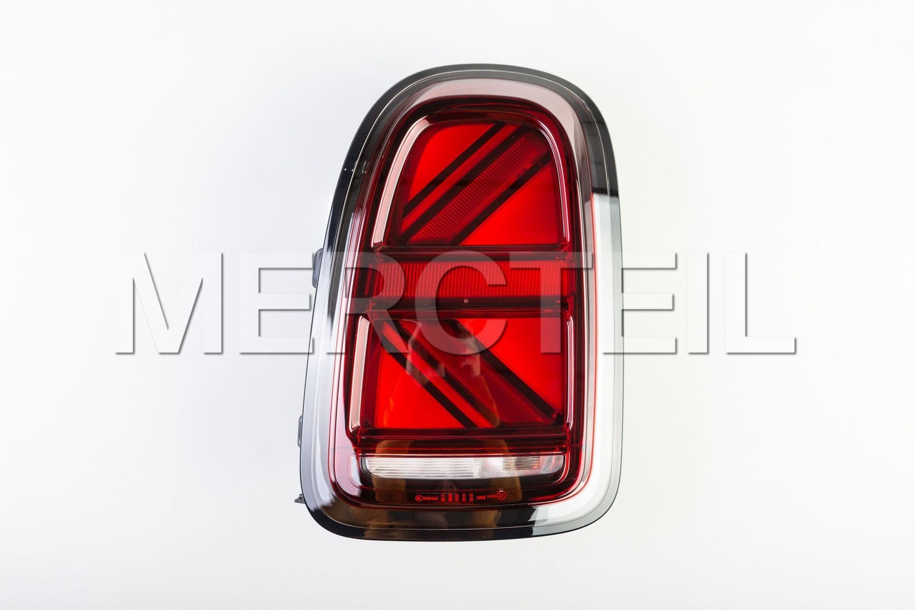 Buy the spare part BMW 63218492478 tail light