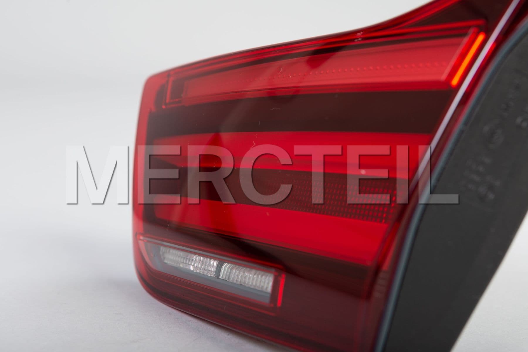 Buy the spare part BMW 63219491588 rear light i