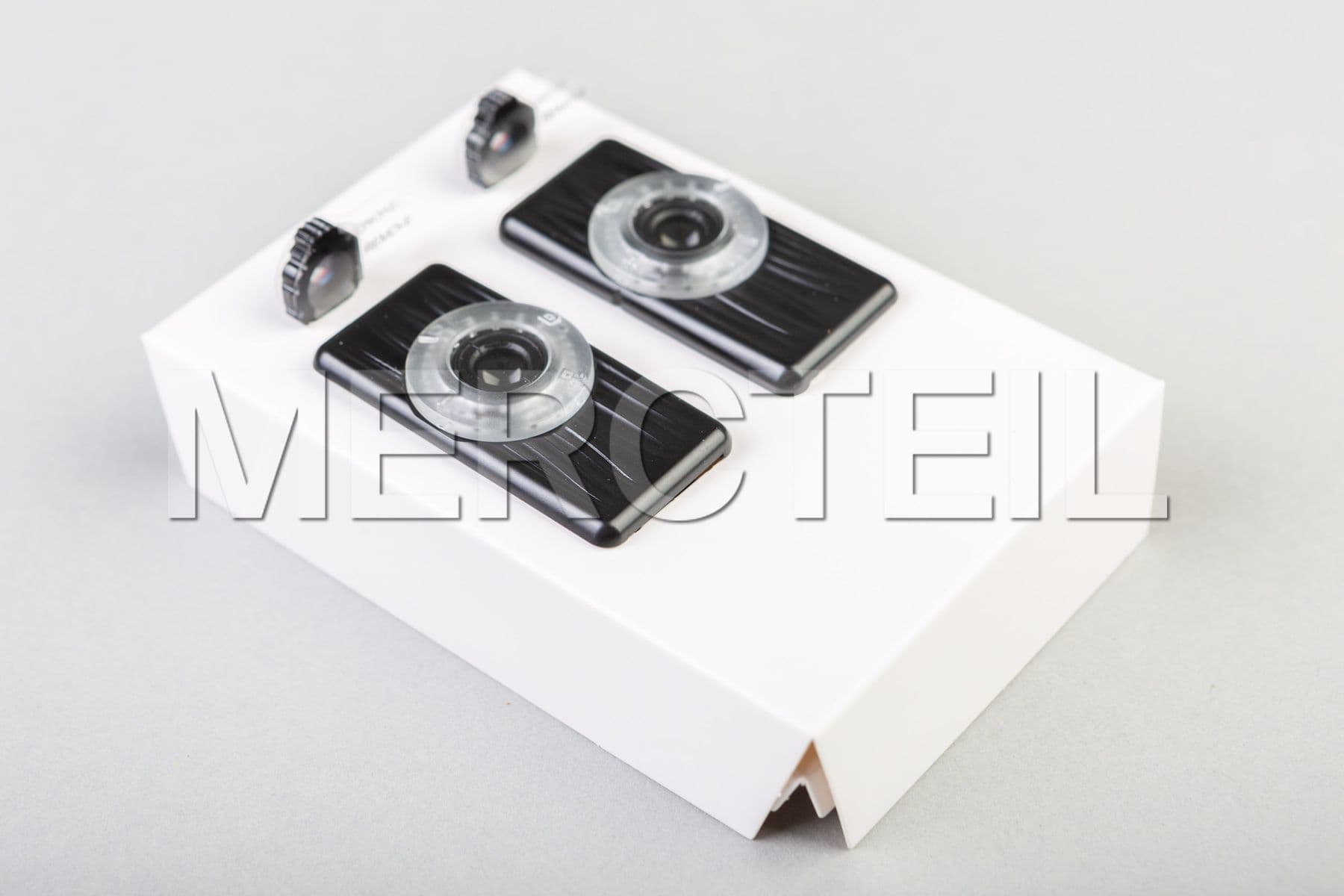 Buy the spare part BMW 63312463924 bmw led door