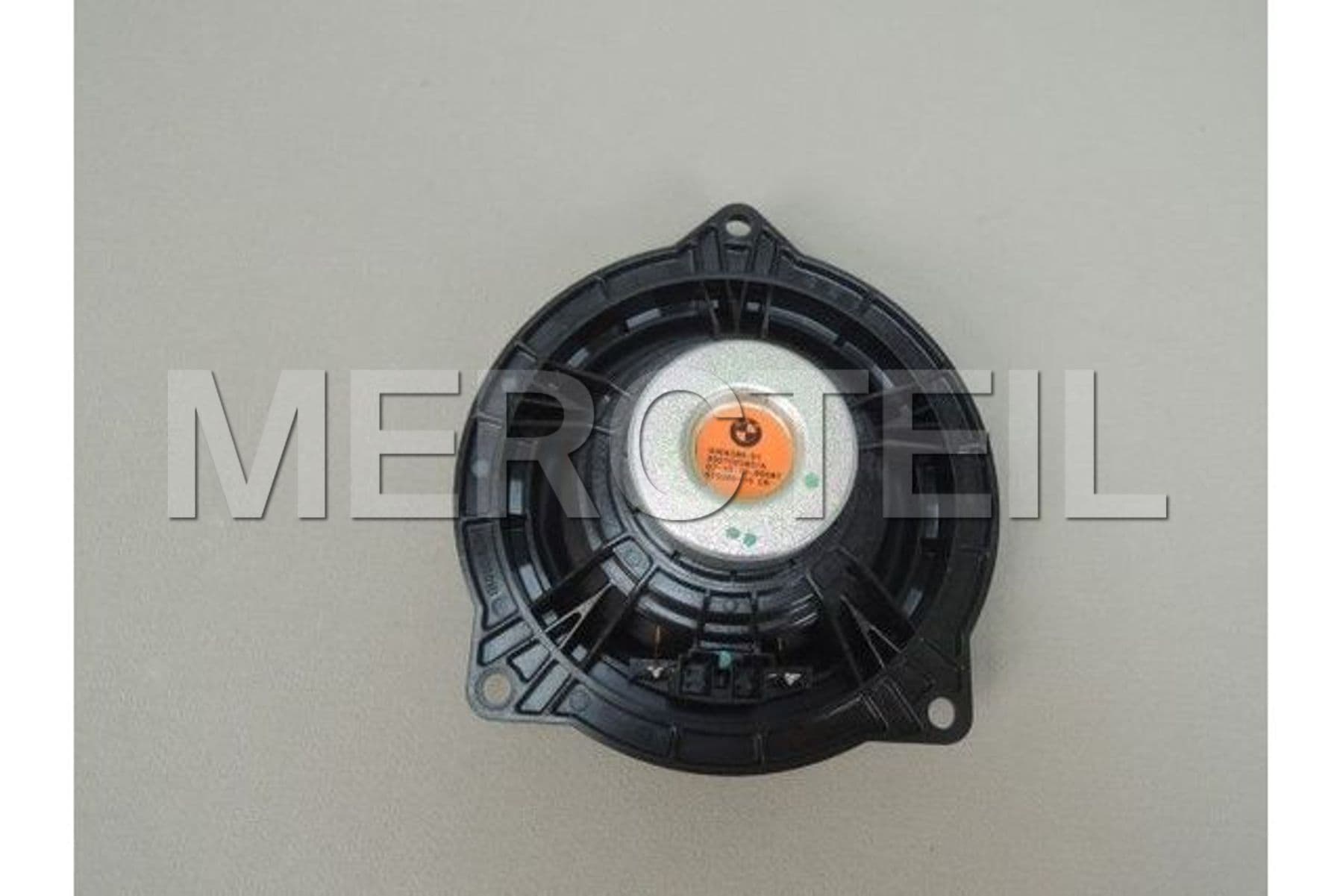 Buy the spare part BMW 65139368386 top hifi mid