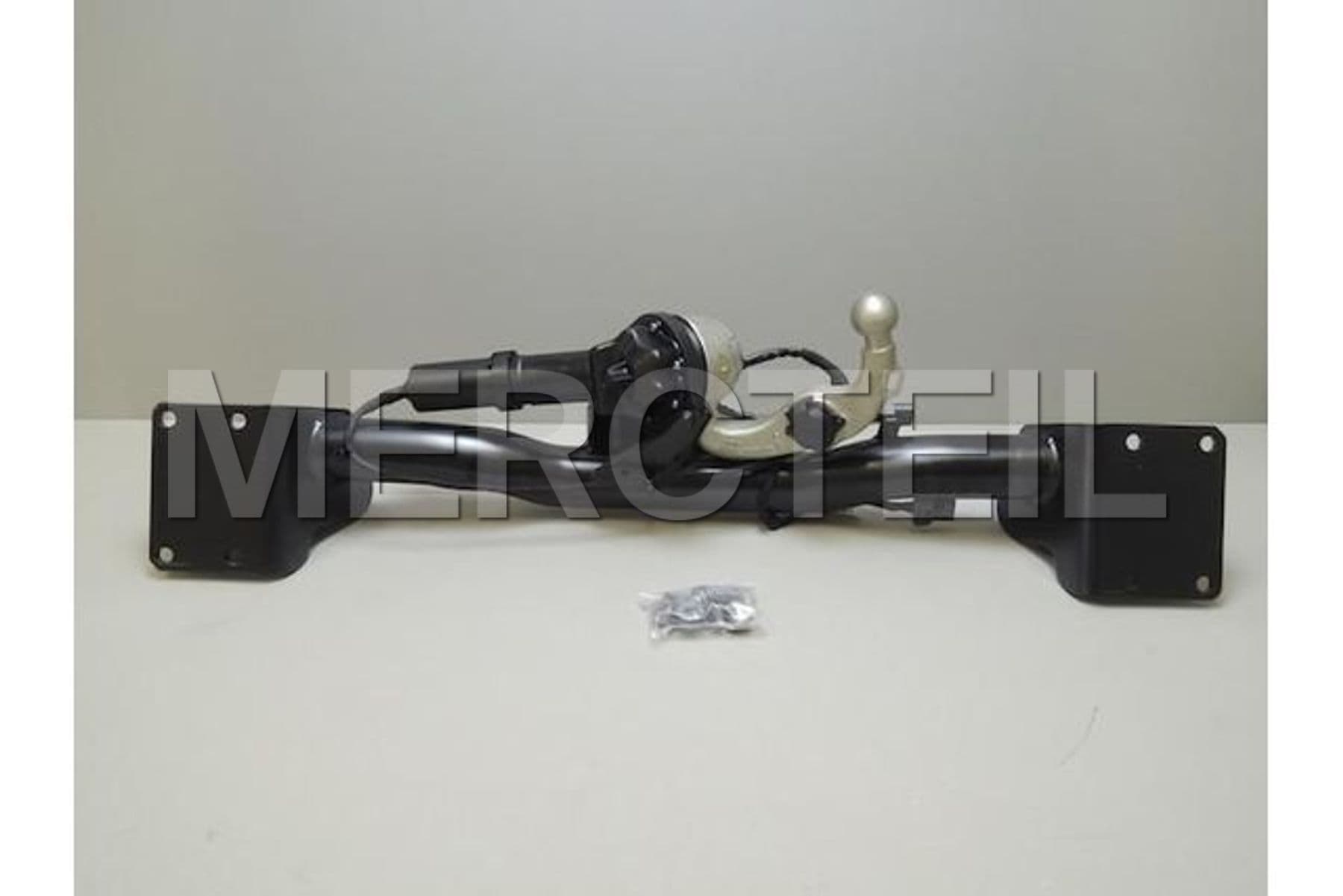 Buy the spare part BMW 71606865776 trailer coup