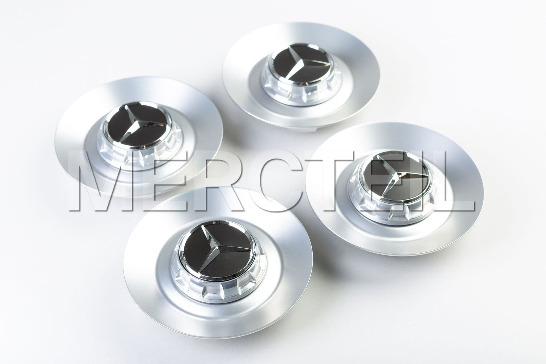 Buy the spare part Mercedes-Benz A00040043007X36 hub cap
