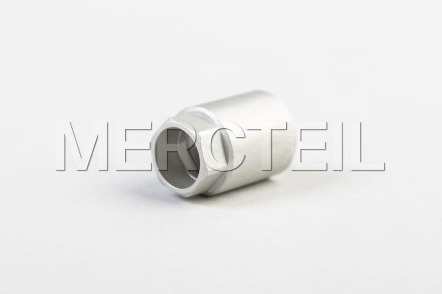 Buy the spare part Mercedes-Benz A0004017909 valve nut