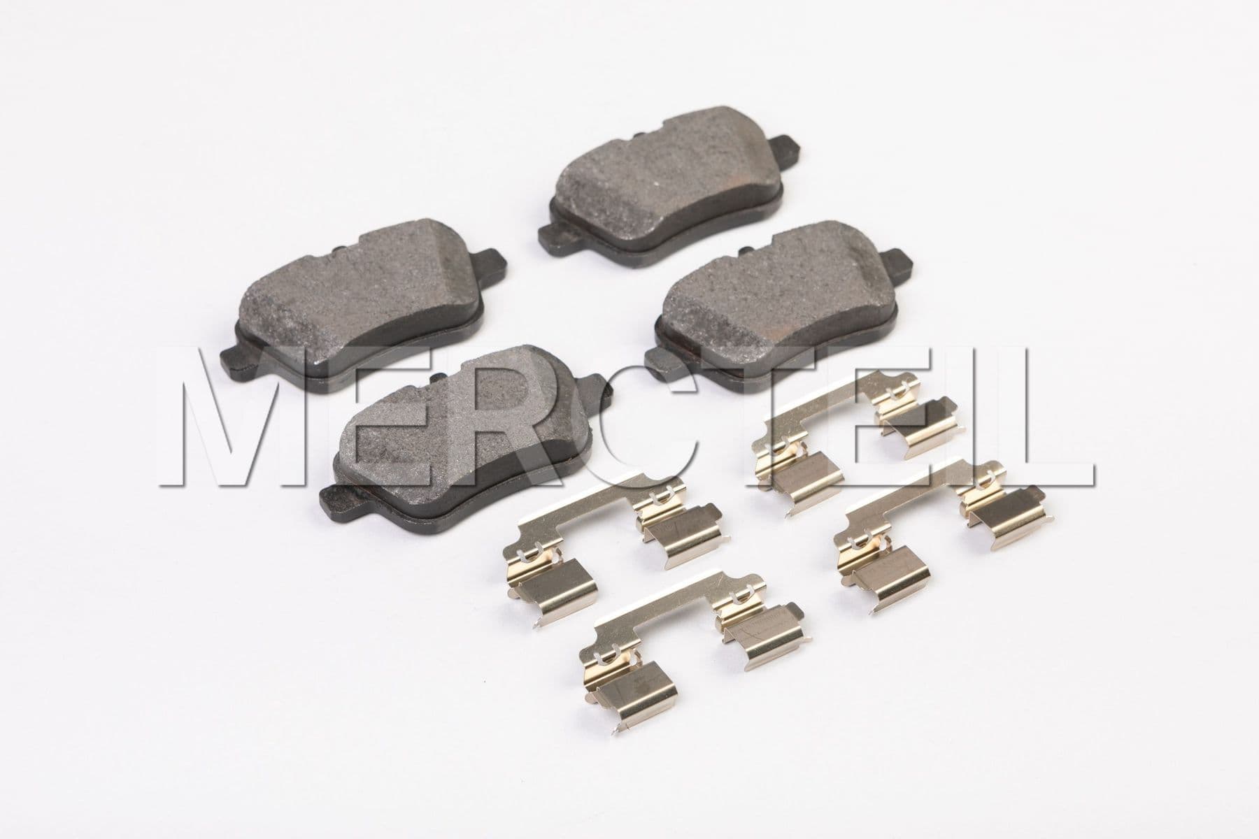Buy the spare part Mercedes-Benz A000420760490 disk brake pad