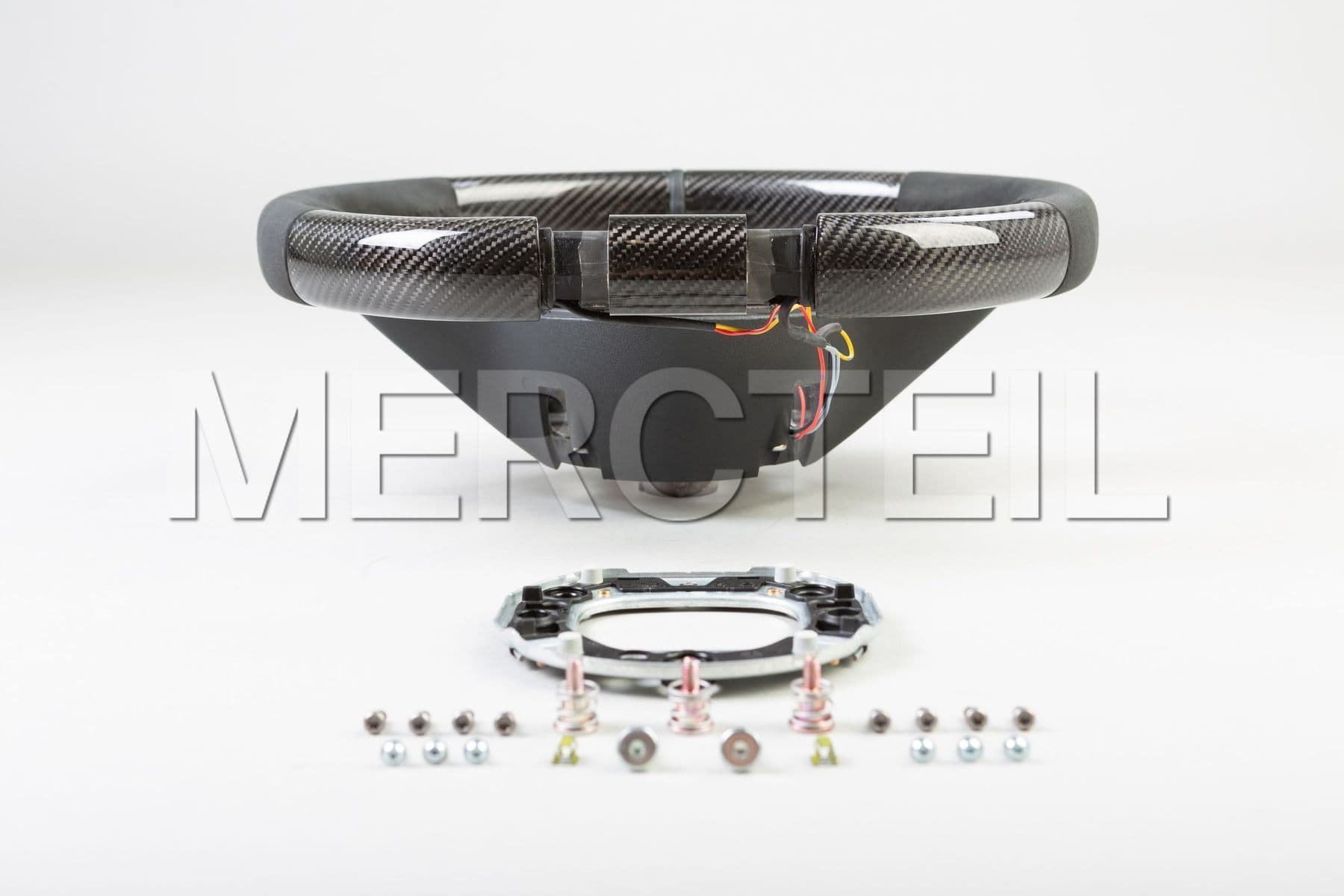 Buy the spare part Mercedes-Benz A00046060099E38 steering wheel