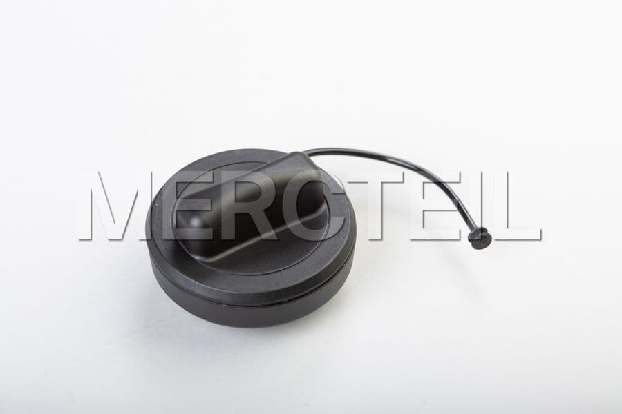 Buy the spare part Mercedes-Benz A0004700800 fuel filler cap