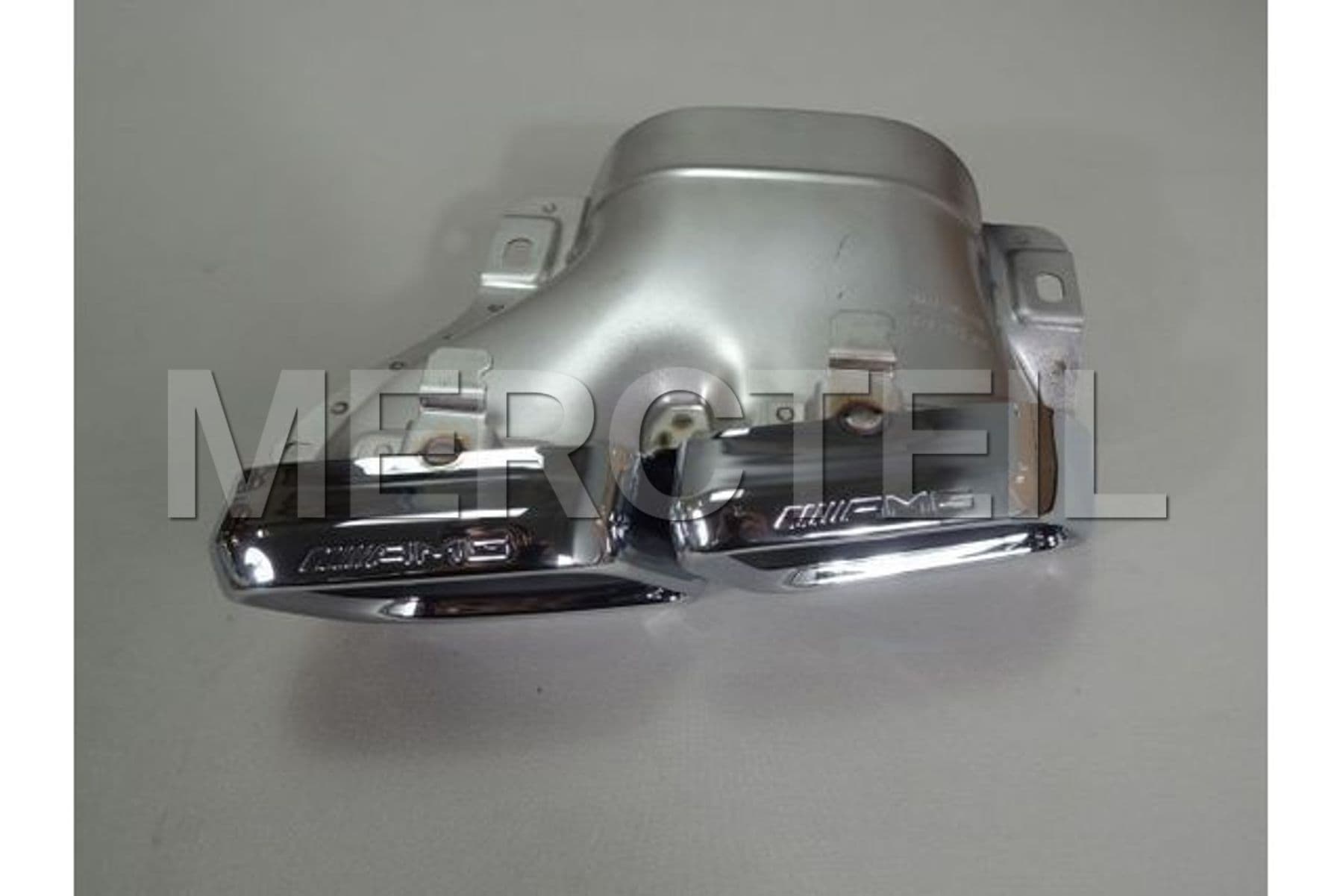 Buy the spare part Mercedes-Benz A0004902900 tail pipe cover