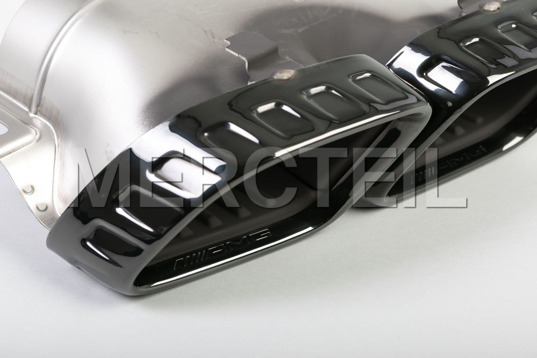 Buy the spare part Mercedes-Benz A0004905600 tail pipe trim