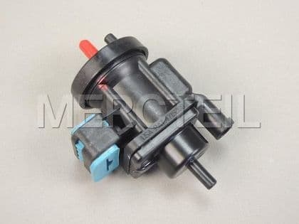 Buy the spare part Mercedes-Benz A0005450527 pressure converter