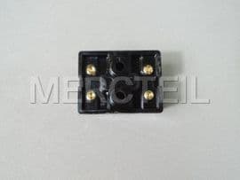 Buy the spare part Mercedes-Benz A0005459901 fuse box
