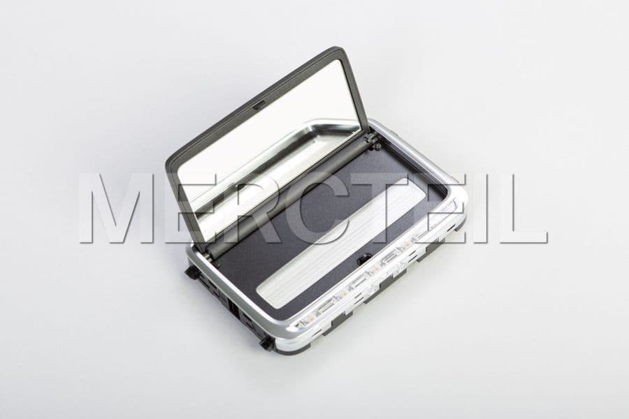 Buy the spare part Mercedes-Benz A00081044009H99 vanity mirror