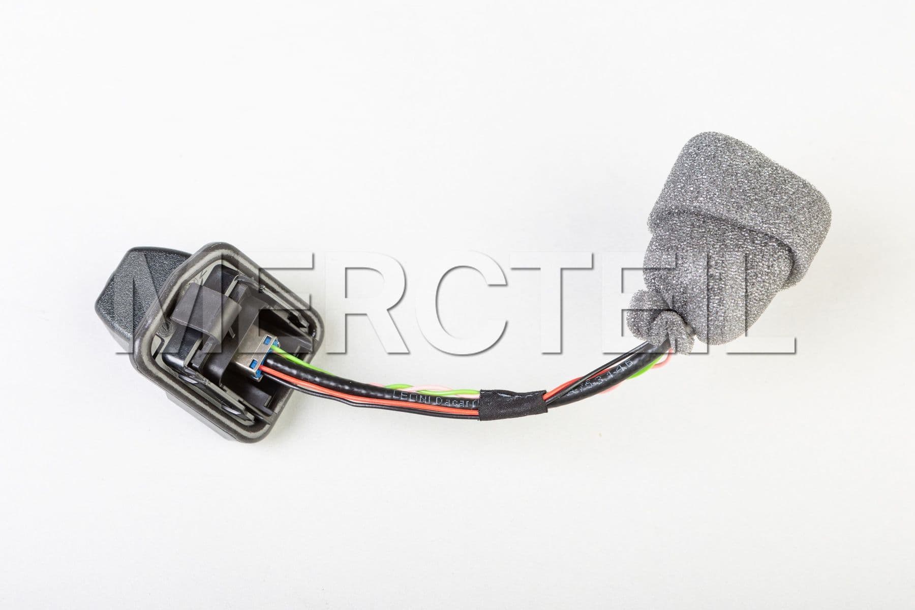 Buy the spare part Mercedes-Benz A0008201203 console