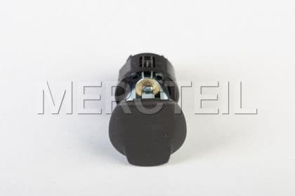 Buy the spare part Mercedes-Benz A0008204805 socket outlet