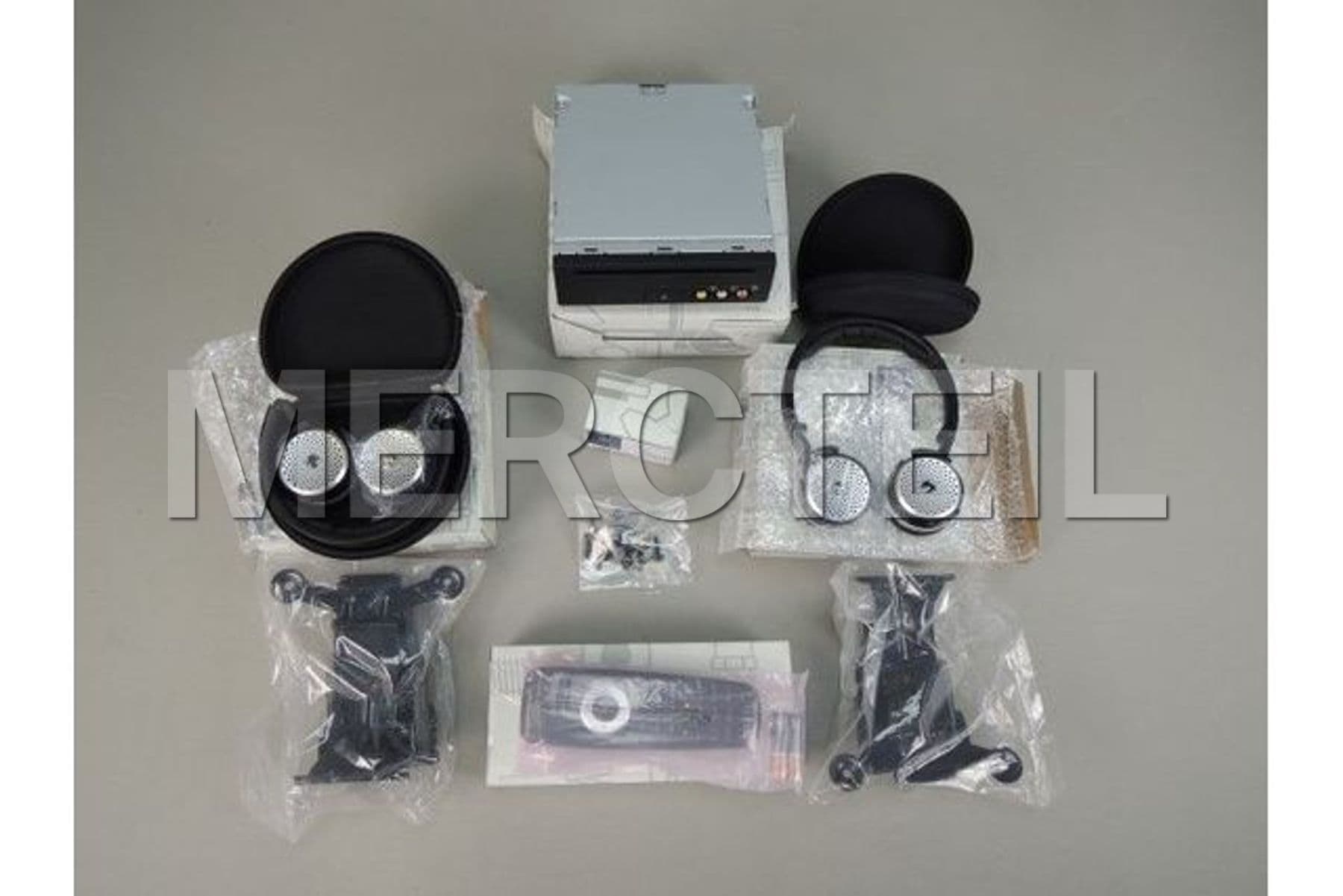 Buy the spare part Mercedes-Benz A0008206303 ts installation kit