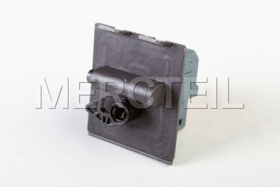 Buy the spare part Mercedes-Benz A0008207703 central locking actuator