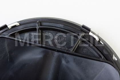 Buy the spare part Mercedes-Benz A0008880011 base plate