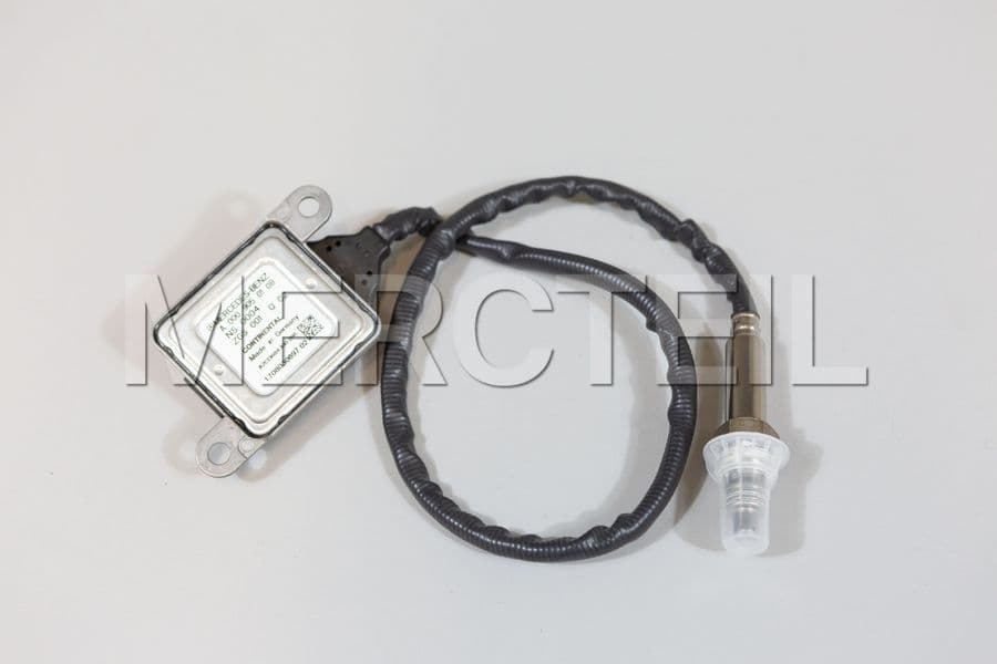 Buy the spare part Mercedes-Benz A0009050108 nox sensor