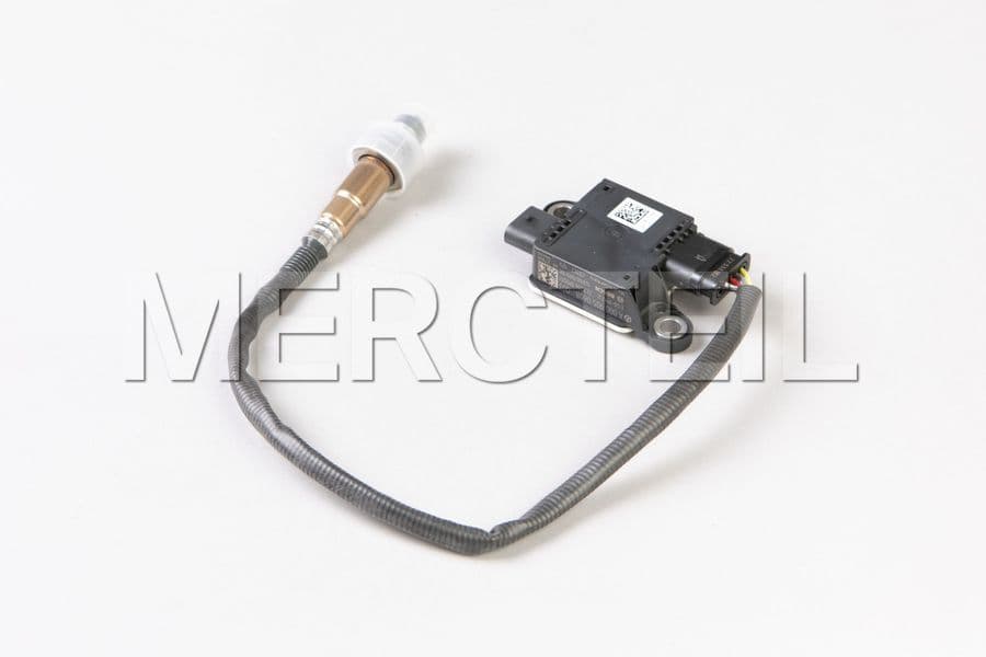 Buy the spare part Mercedes-Benz A0009050608 soot particulate sensor