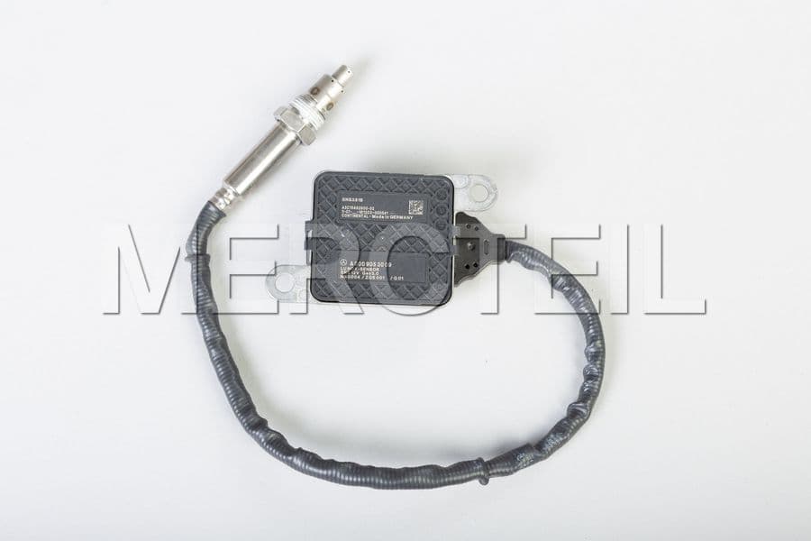 Buy the spare part Mercedes-Benz A0009053009 nox sensor
